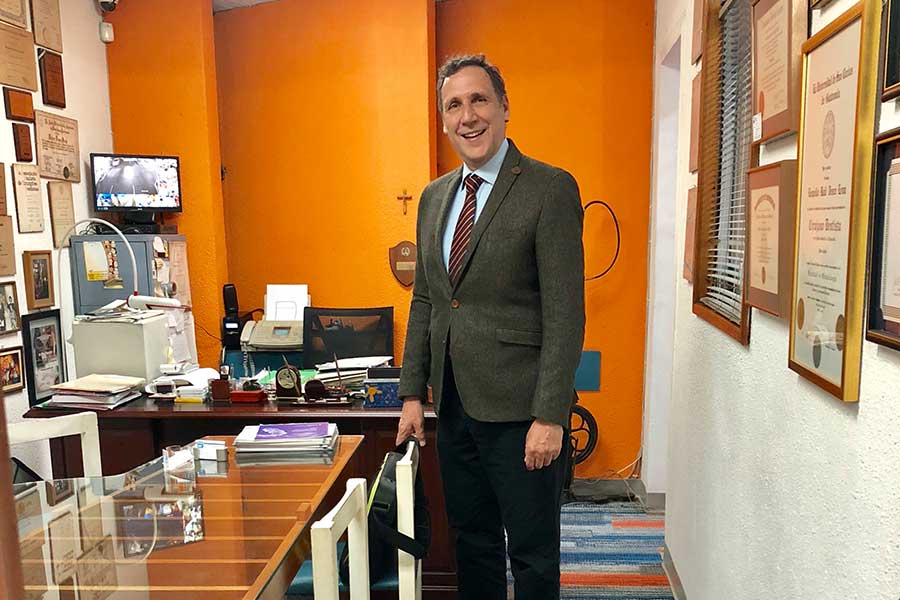 Dr. Vesco, Héctor - Asociación de Ortodoncistas de Guatemala